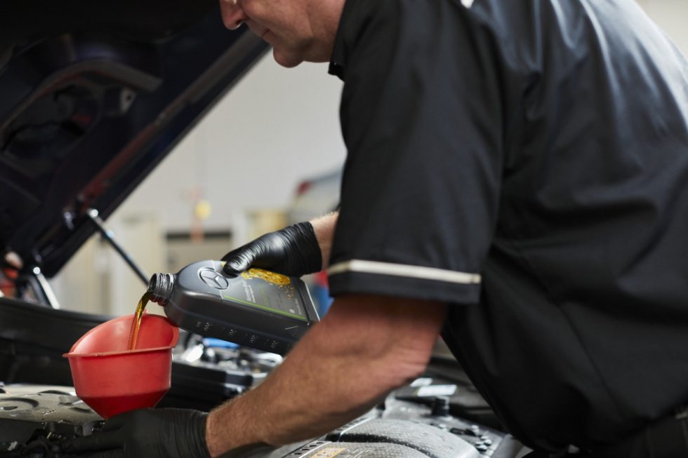 Mercedes-Benz Oil & Filter Change Service | Mercedes-Benz of Daytona ...